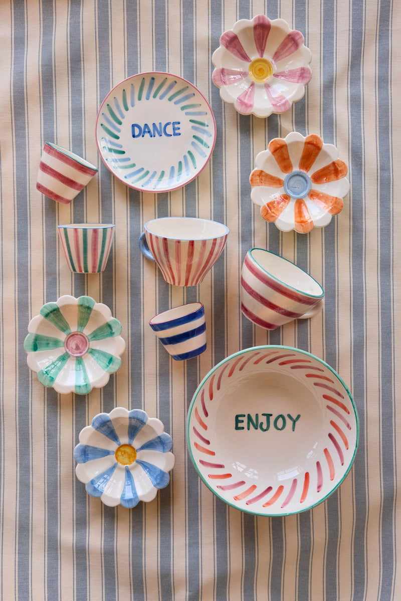 Melamine cups and mugs | Feel the magic of vibrant colours now
