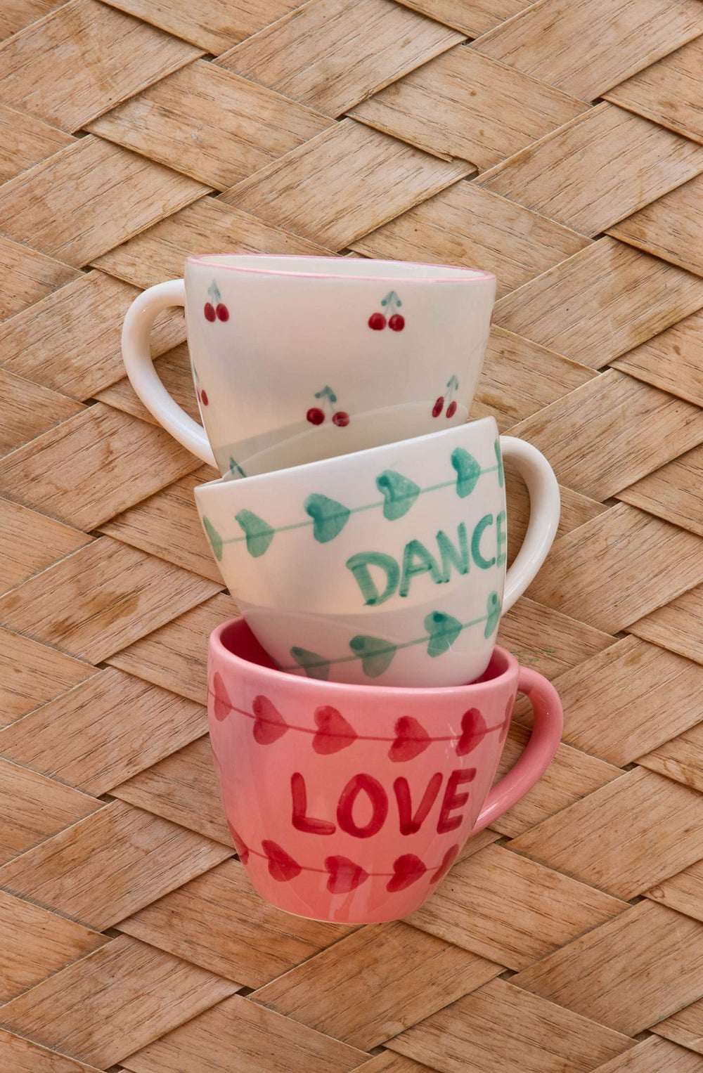 Melamine cups and mugs | Feel the magic of vibrant colours now