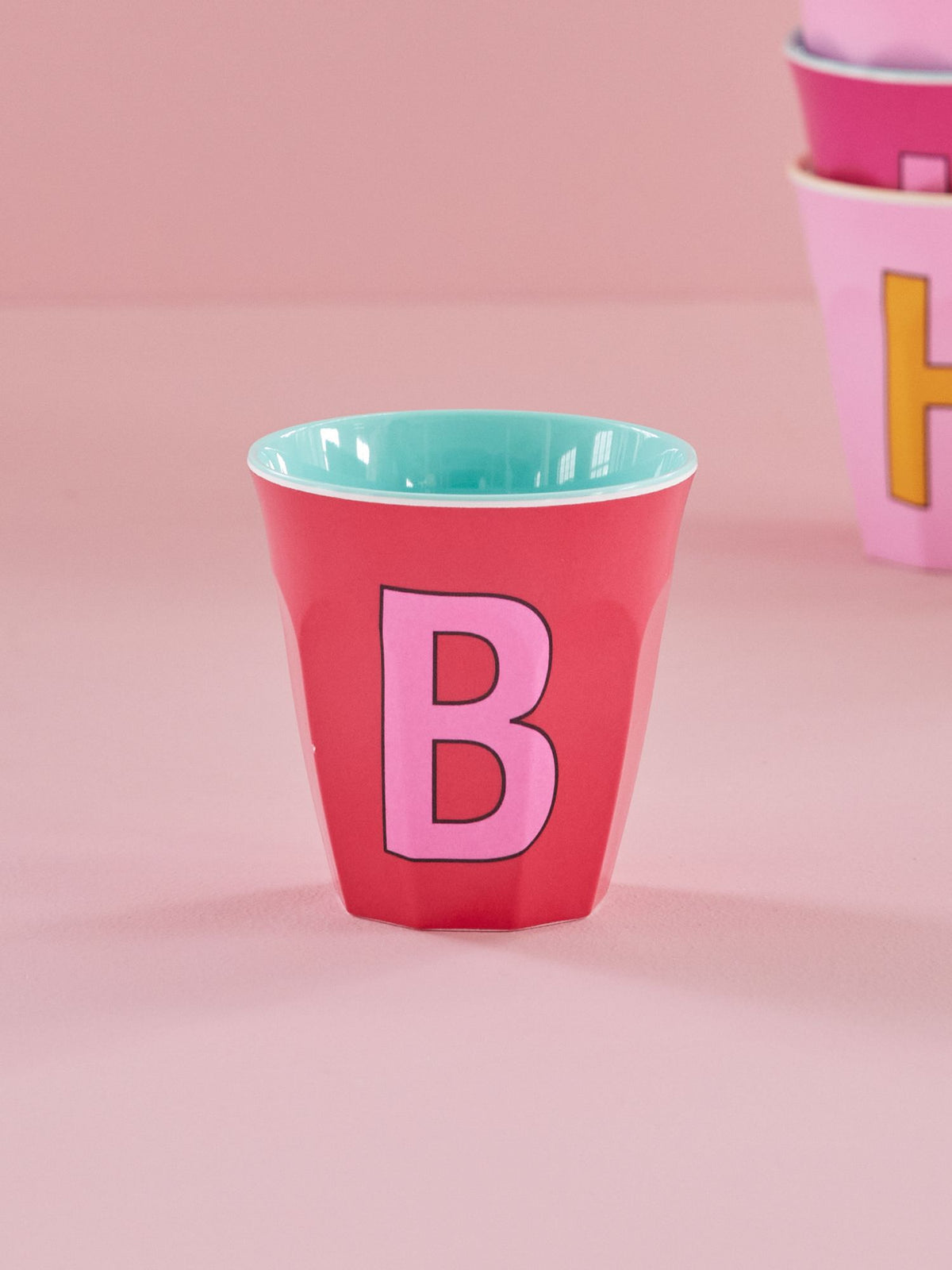 Alphabet cups | Add color to every sip